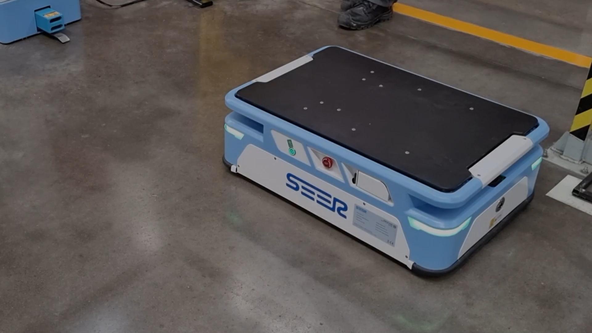 Robots autónomos AMR y AGV - SEER • Leanovation